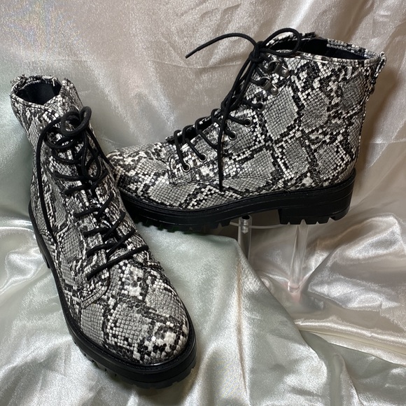 Indigo | Shoes | New Womens Indigo Snake Skin Boot Vegan Too Cool ...